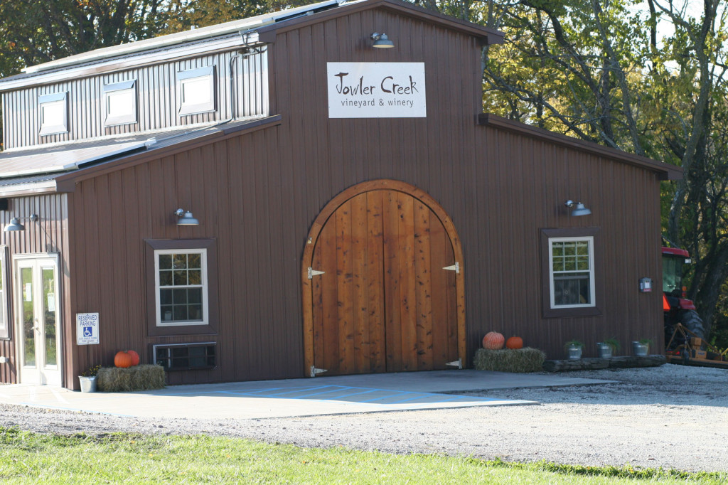 Sheep, Chickens and Bats Help Make Great Wine at Jowler Creek – Midwest ...